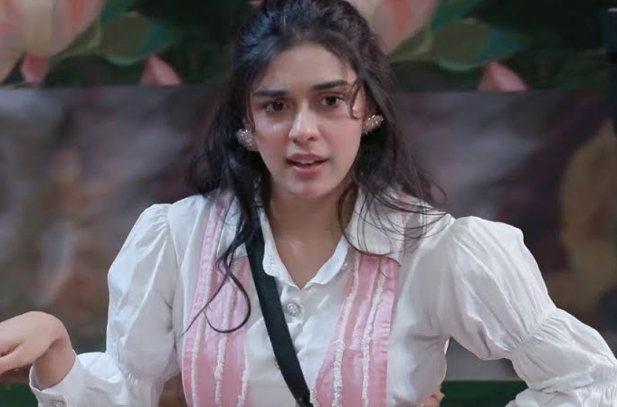 Amidst the ongoing cacophonies, An old video of Eisha Singh's makeup man goes viral, Opens up on ...